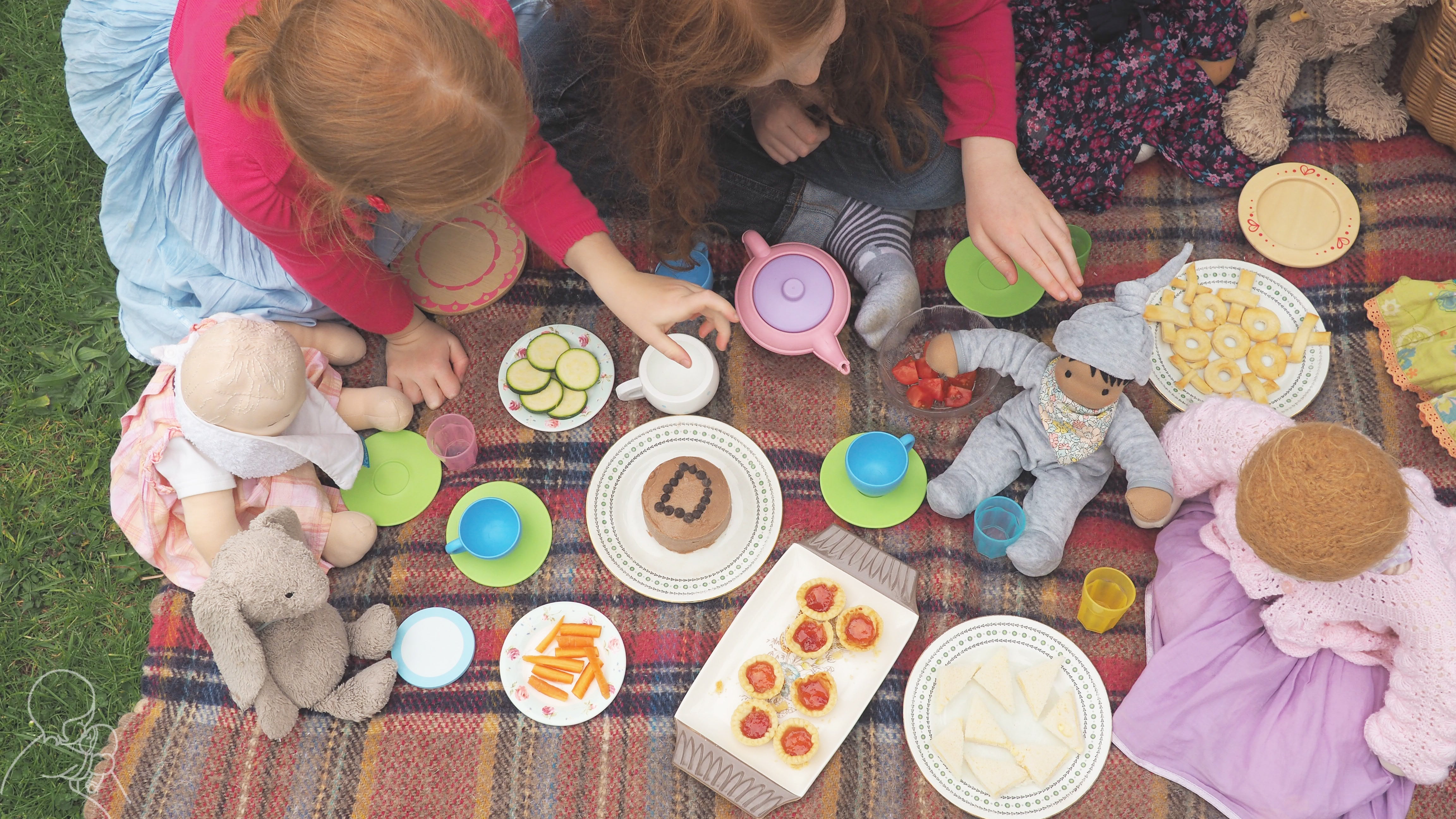 Engaging in doll play: a dolly's tea party – Polly had a Dolly